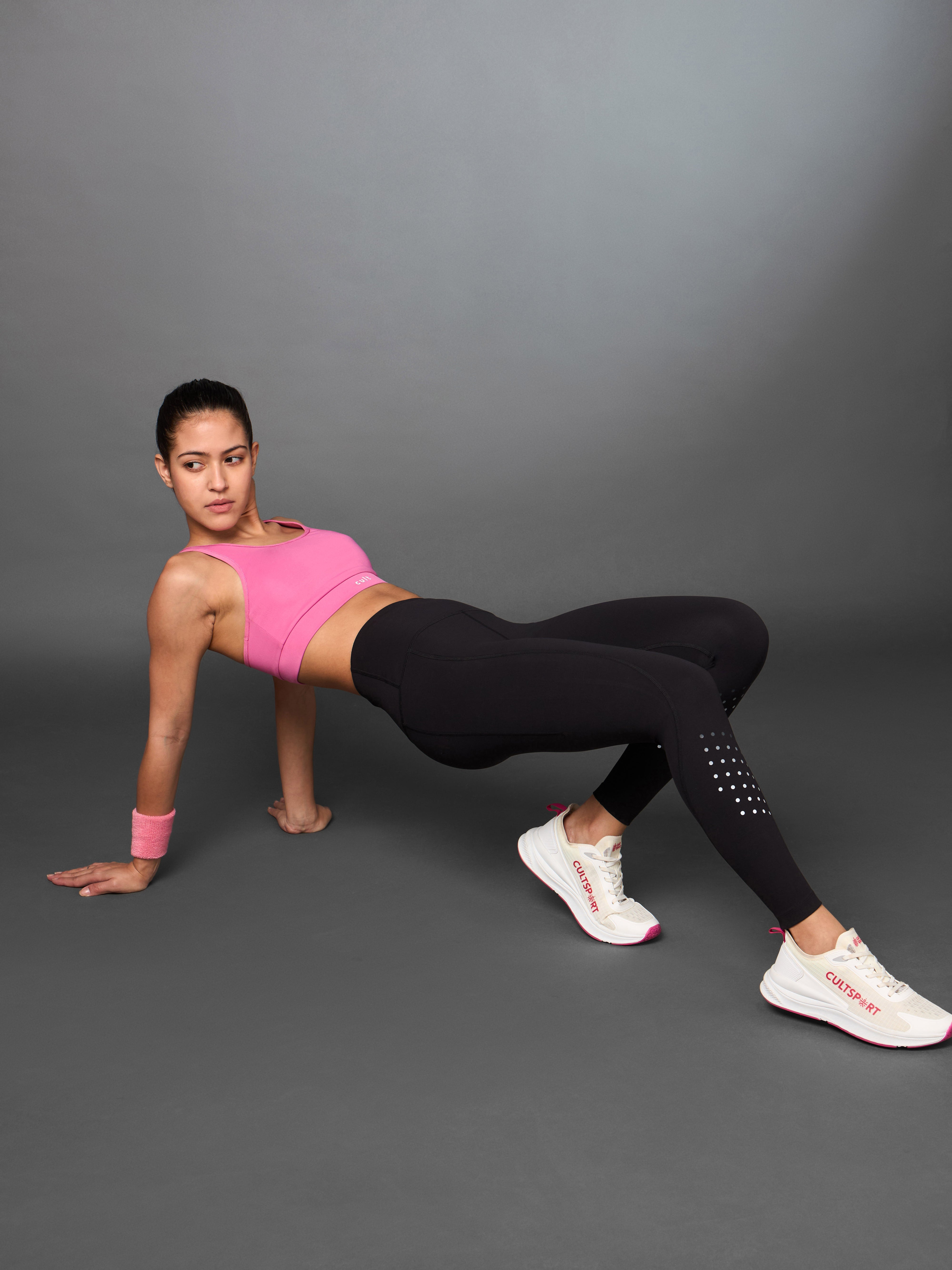 Buy Women's Black Ultimate COMFlex Run Tights Online in India | Cult Store