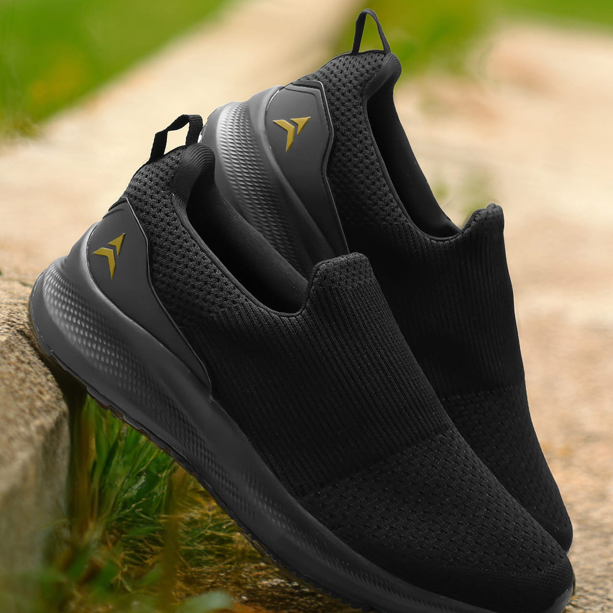 Buy Avant Men's Nest2.0 Slip-On Walking Shoes - Black Online in India ...