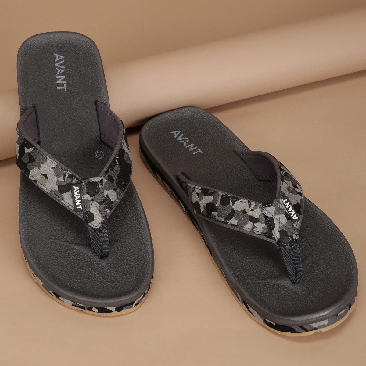 Buy Avant Men's Mariner Flip Flops - Grey/Black Online in India | Cult ...